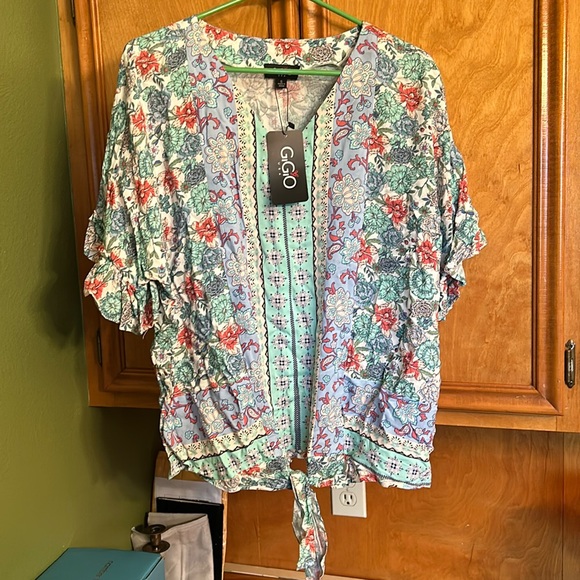 Gigio | Tops | Ladies Gigio Floral Top | Poshmark
